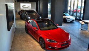 S-a deschis primul showroom Tesla din România